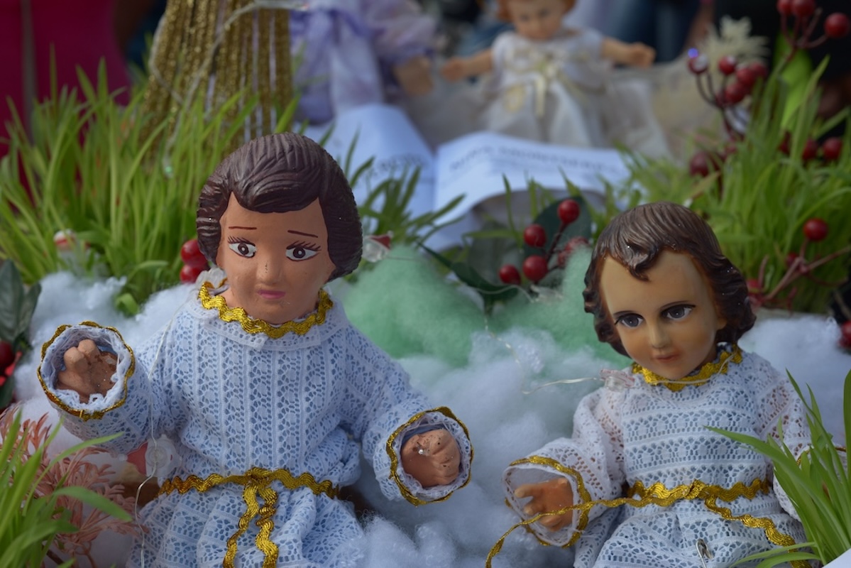 El desfile de los inocentes - Revista Escultural